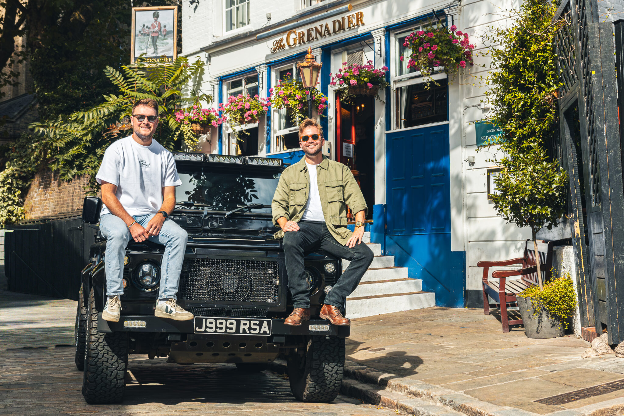 Land Rovers Take Over London to Celebrate 70 Years of the First ...
